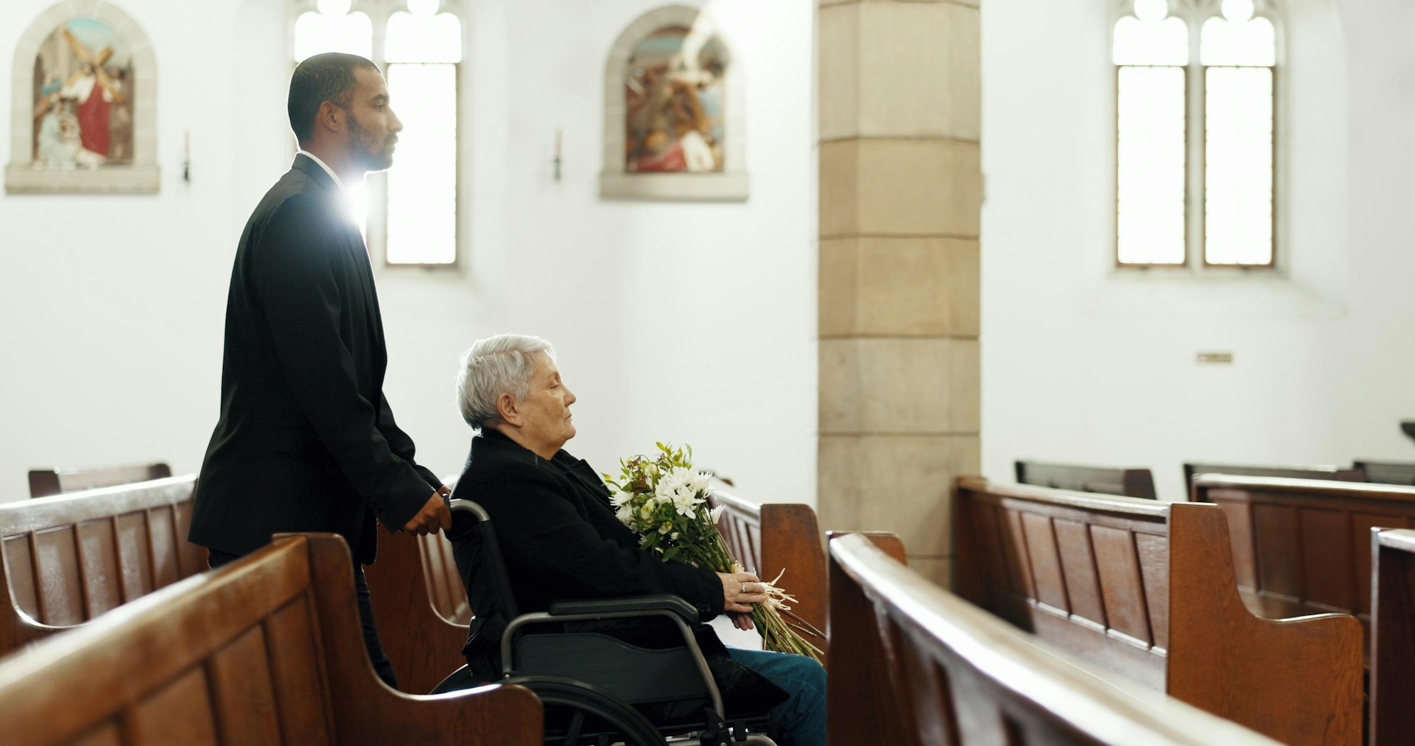 How to Choose the Right Wheelchair Transportation Service for a Funeral